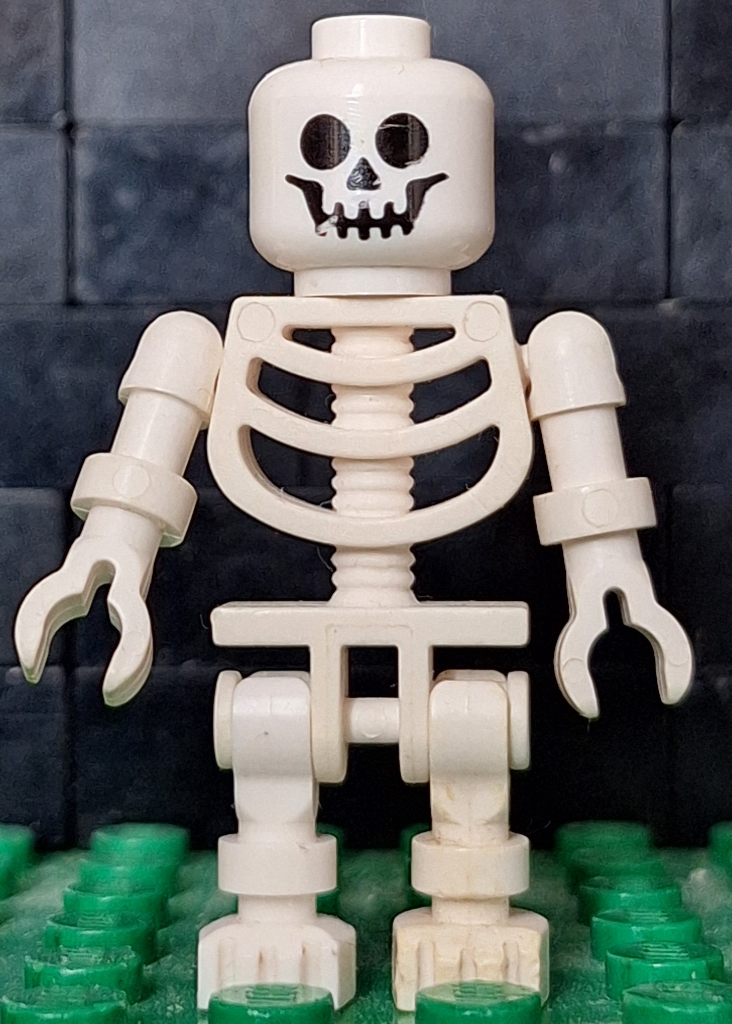Lego Figurka – gen001 – Skeleton (figurka 3) – Antikvariát – Sběratelství